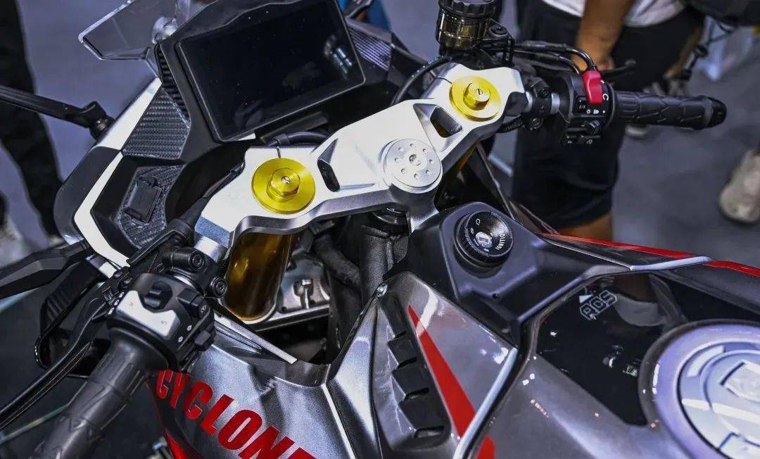 四缸仿赛RC680R领衔，宗申携多款全新车型亮相摩博会_搜狐汽车_搜狐网