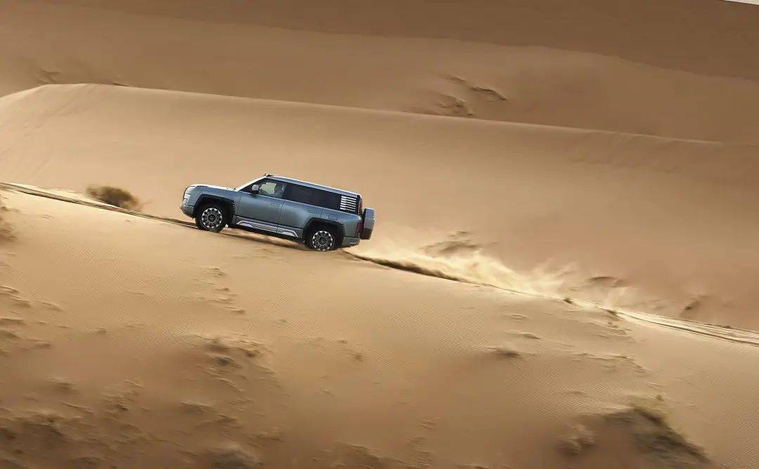 109.8 万元的仰望 U8，是比亚迪的「V12」_搜狐汽车_搜狐网