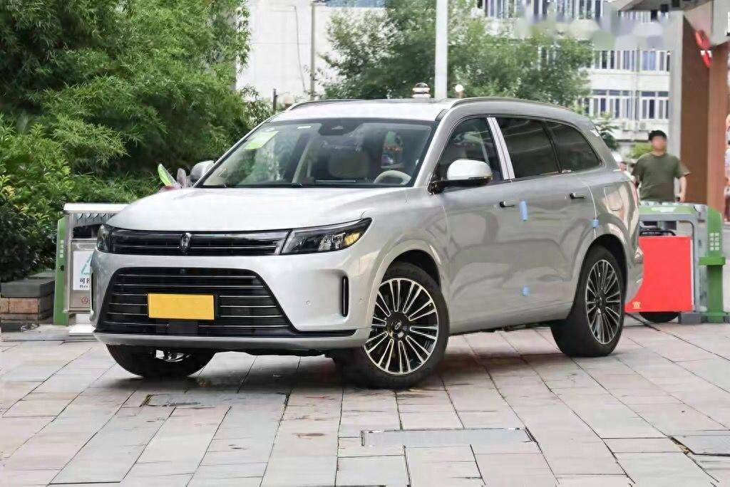 国产中大型SUV成功了，综合续航1300km，24.98万可买，问界M7_搜狐汽车_搜狐网