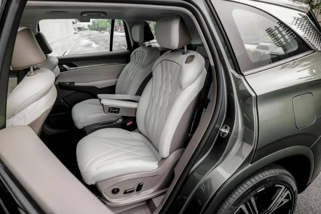 2.0T+ZF 9AT，轴距超2米9，大6座，重资砸入月销66辆，凉了？_搜狐汽车_搜狐网