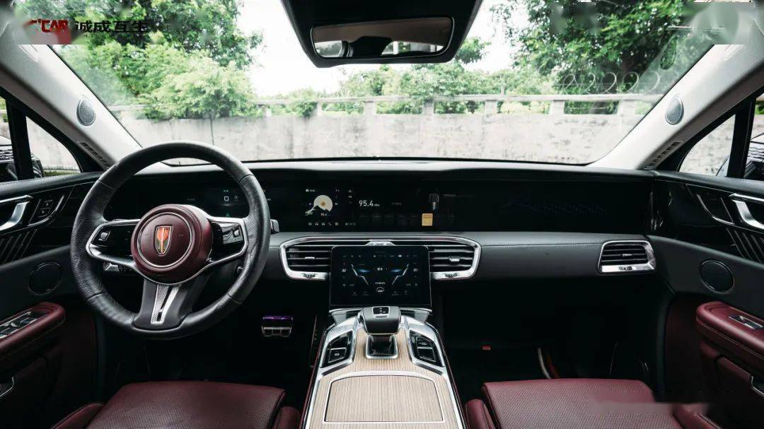 气场不输百万级豪车，30万出头即可拥有！【红旗E-HS9 460km 旗享版 六座】_搜狐汽车_搜狐网