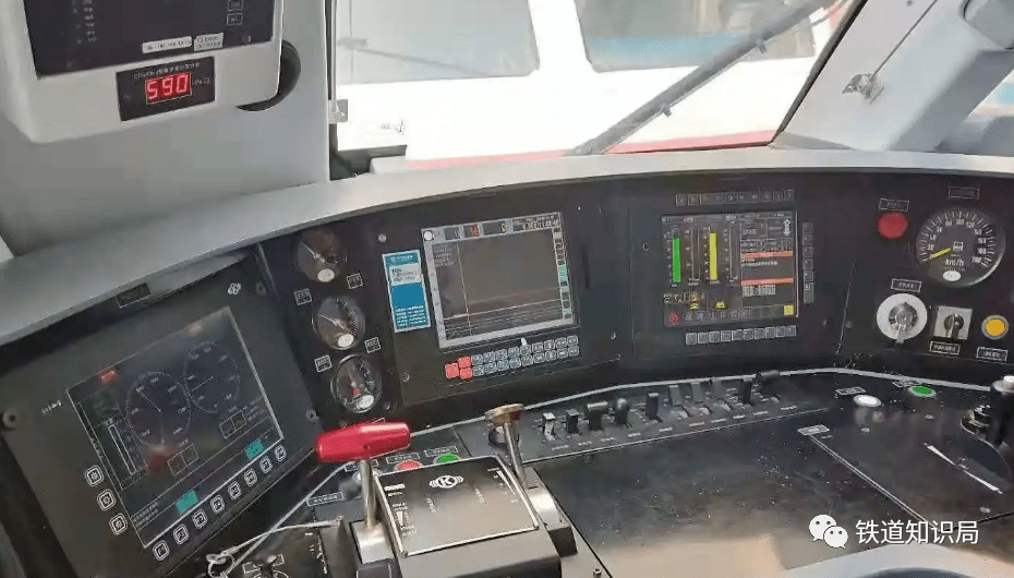 科普：铁路人常提到的LKJ装置和数据是什么意思_运行_速度_机车