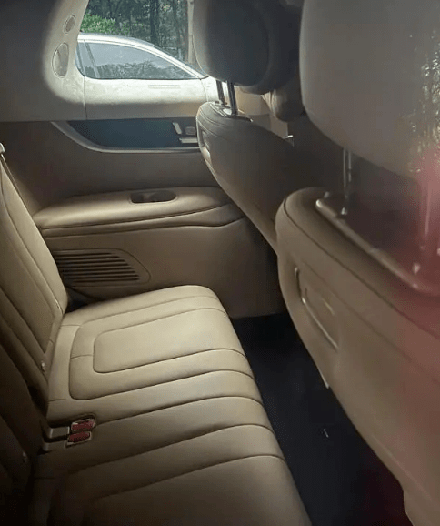 BB鸭 | 小鹏X9正式亮相；苹果官宣10月31日举行发布会；摩托罗拉展示可弯曲手机；问界M9内饰曝光_搜狐汽车_搜狐网