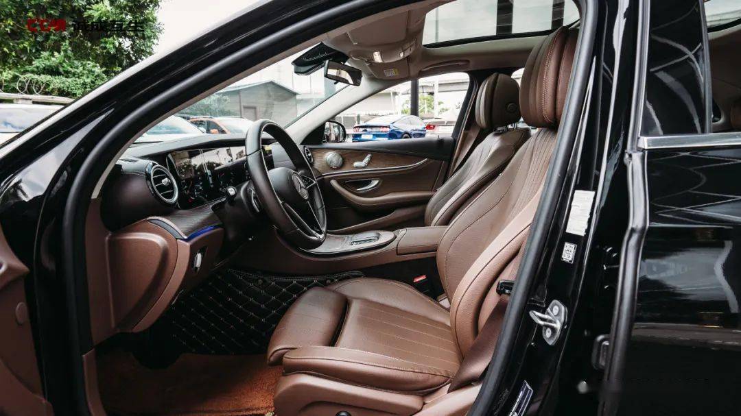 (最新到店)美学+豪华“E”术，还带龙膜，仅30几万！【奔驰E级 2022款 E260L】_搜狐汽车_搜狐网