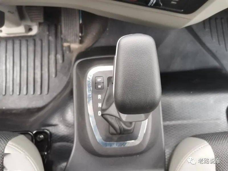 轻卡装上8AT，重汽HOWO统帅“闪电侠”打的什么算盘？_搜狐汽车_搜狐网