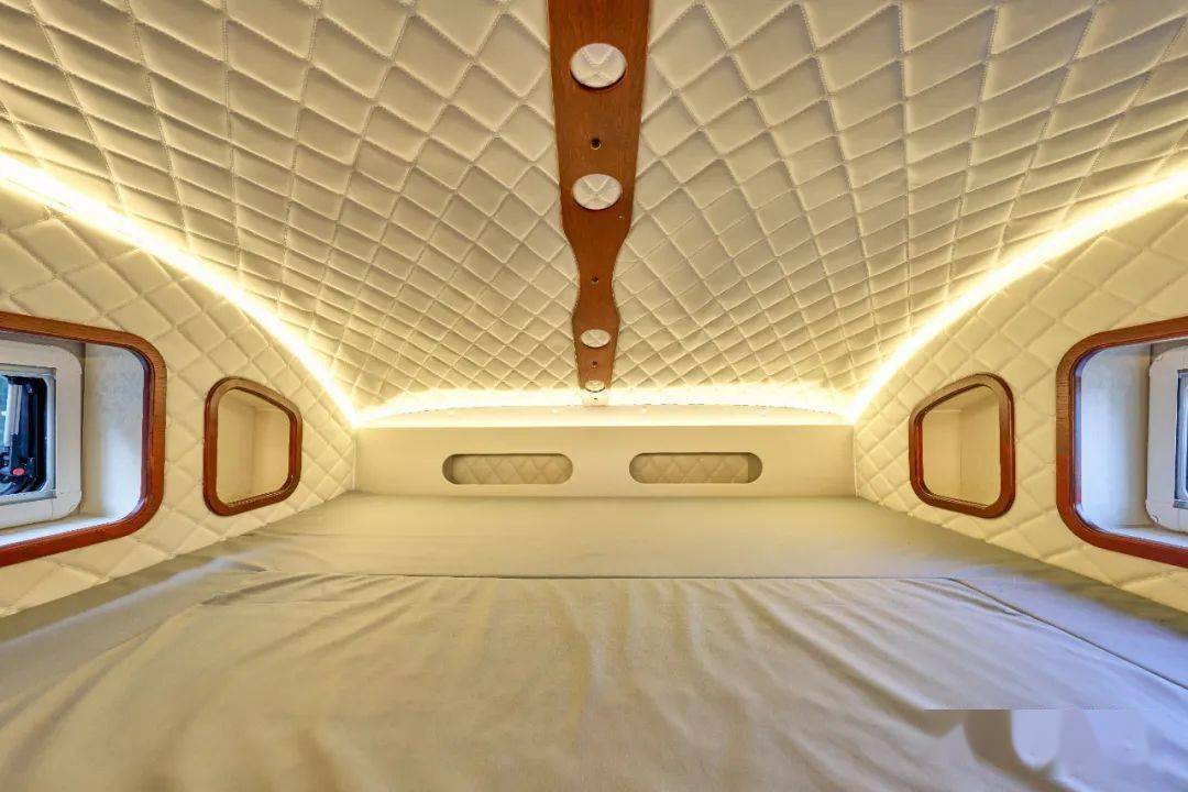 旌航新款T8 C型房车 2.3T+8AT黄金动力组合 美式豪华实木内饰 尽显奢雅格调_搜狐汽车_搜狐网