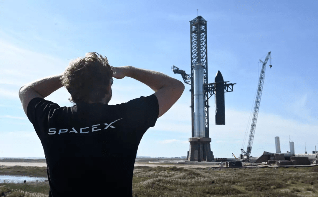 奇葩！华人大叔闯入马斯克SpaceX 发射地，被抓后他说..._来自_图片_私人