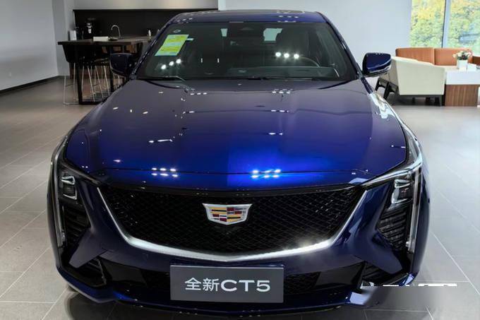 官方降价！凯迪拉克新CT5售28.97万起 配33英寸大屏_搜狐汽车_搜狐网